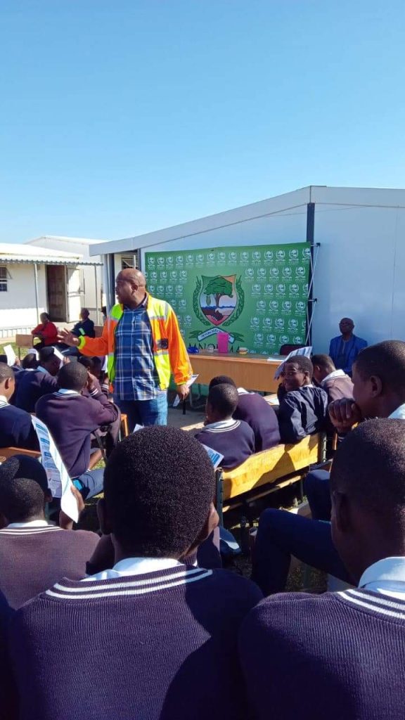 Iinkosi zijikeleza ukulungiselela ulwaluko - Dizindaba